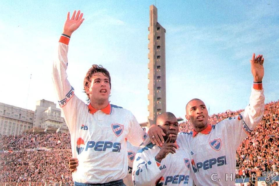 Alvez: «Yo a Bergessio lo mando de titular» | Pasion Tricolor